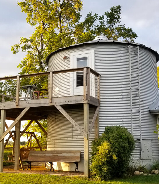 quirky bed breakfast illinois ftr