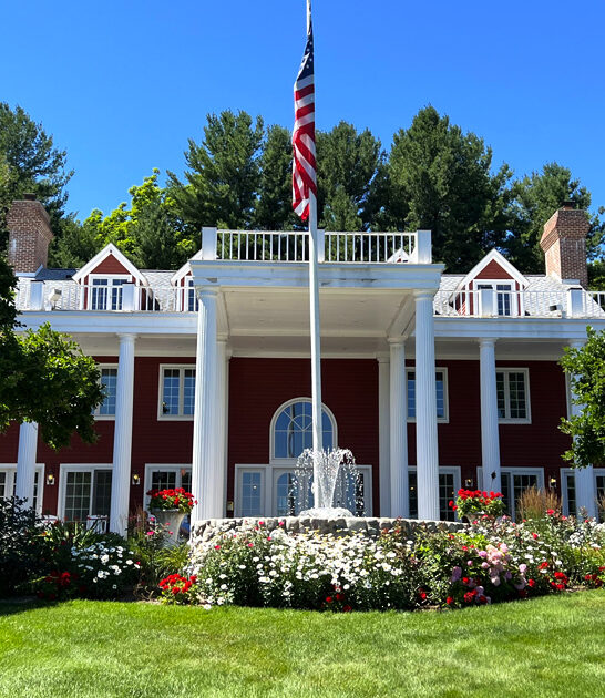 trip gorgeous wineries michigan ftr