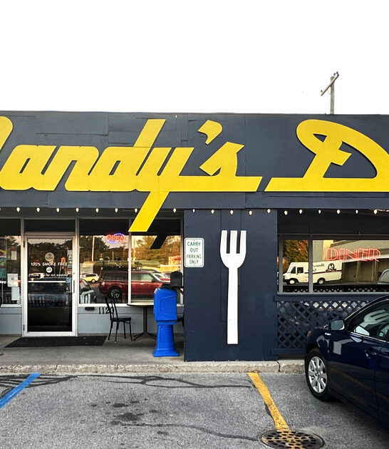 unassuming diner traverse city mi ftr