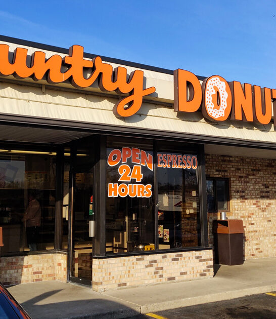 unassuming donut shop crystal lake il ftr