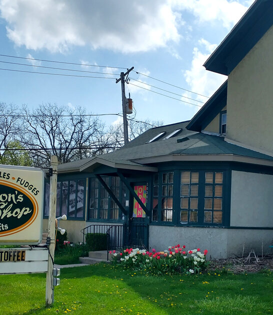 underrated chocolate shop illinois ftr