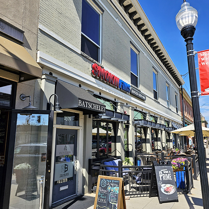 Smokin Fins: Where the Rockies meet the sea! This seafood oasis in Littleton is about to reel you in with its ocean-fresh delights.