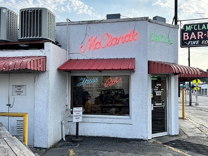 The unassuming white building with its vintage neon sign has been a Hot Springs landmark since 1928. No fancy facade needed when the smoke speaks for itself.