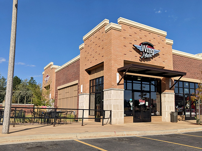 The unassuming brick facade of Wing Nutz in Sandy hides culinary treasures within&mdash;like finding a Picasso at a yard sale.