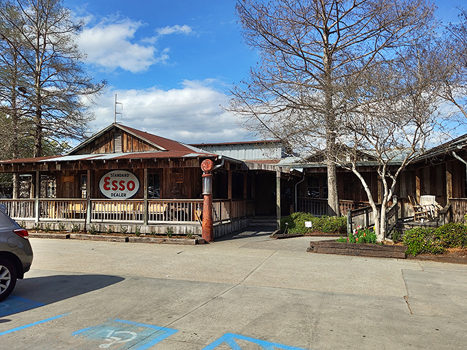 Rustic charm meets seafood paradise! Parrain's exterior looks like a cozy cabin that took a wrong turn and stumbled into Baton Rouge's culinary scene.