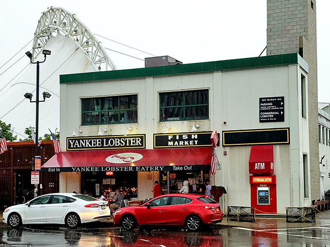 A seafood lover's paradise awaits! Yankee Lobster's unassuming exterior belies the oceanic treasures within. It's like finding Atlantis in Boston's Seaport District.