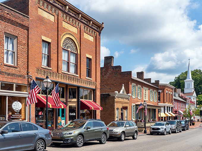 Step into a Norman Rockwell painting come to life! Jonesborough's Main Street is where history and charm collide, serving up a slice of Americana with a side of Southern hospitality.