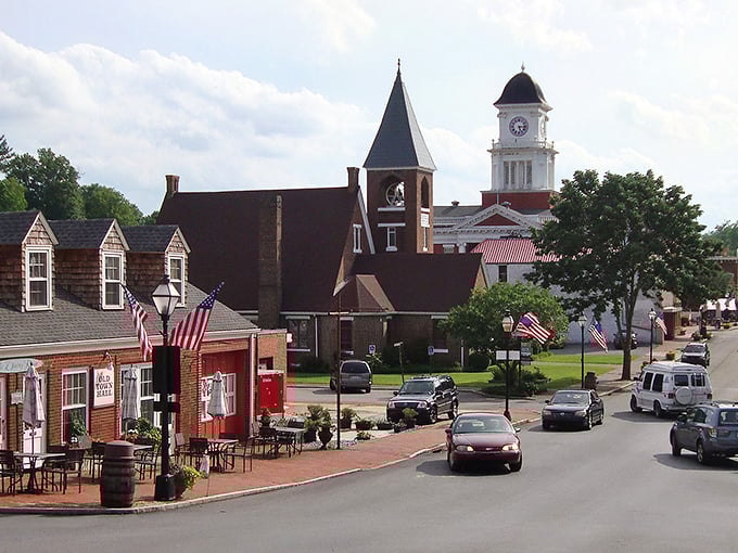 Step into a Norman Rockwell painting come to life! Jonesborough's Main Street is where history and charm collide, serving up a slice of Americana with a side of Southern hospitality.