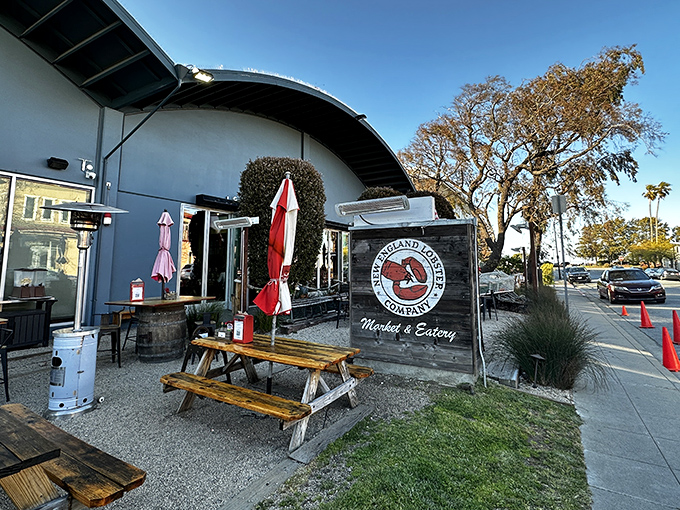 Welcome to lobster paradise! This nautical-themed exterior is like a siren's call for seafood lovers, complete with cozy outdoor seating.