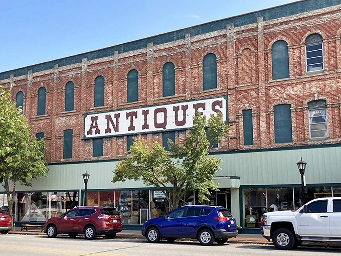 "Antiques" in giant letters? No, you're not hallucinating &ndash; it's the siren call of treasure hunters everywhere!