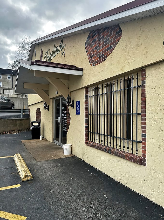 A slice of Staten Island history! Joe & Pat's has been serving up pizza perfection since 1960, and their storefront is as inviting as ever.