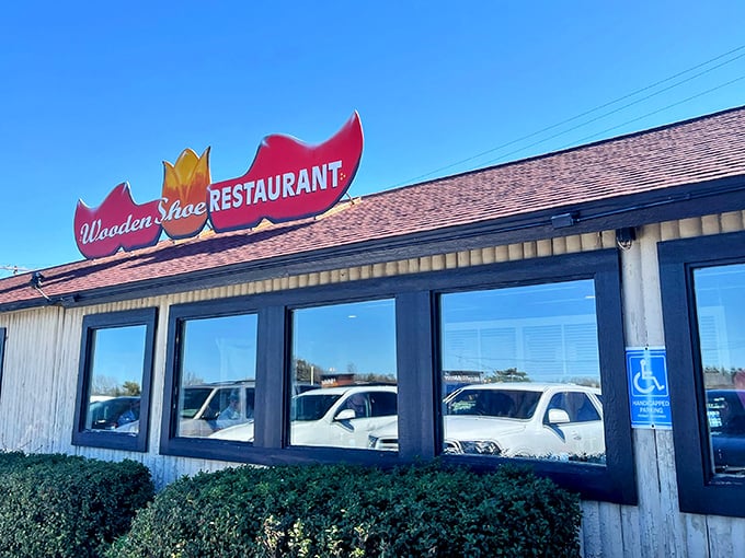 A wooden shoe that's actually a restaurant? Only in Holland, Michigan! This charming eatery proves that sometimes, the best things come in unexpected packages.