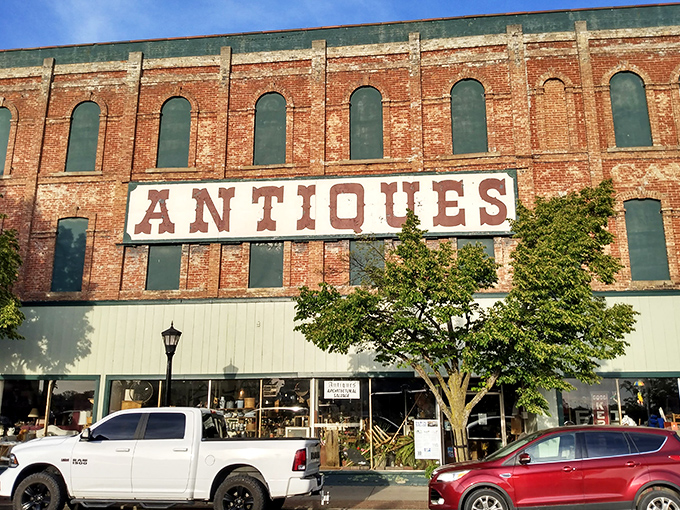 "Antiques" in giant letters? No, you're not hallucinating &ndash; it's the siren call of treasure hunters everywhere!