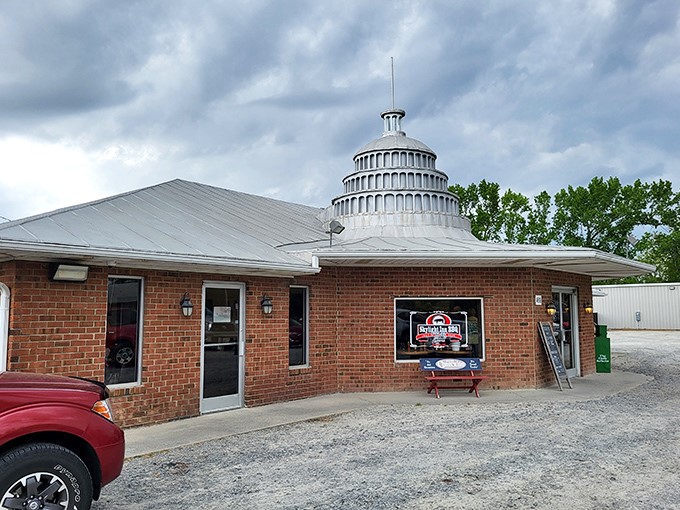The iconic Capitol dome crowns this humble brick building, announcing to the world that barbecue royalty resides within these unpretentious walls.