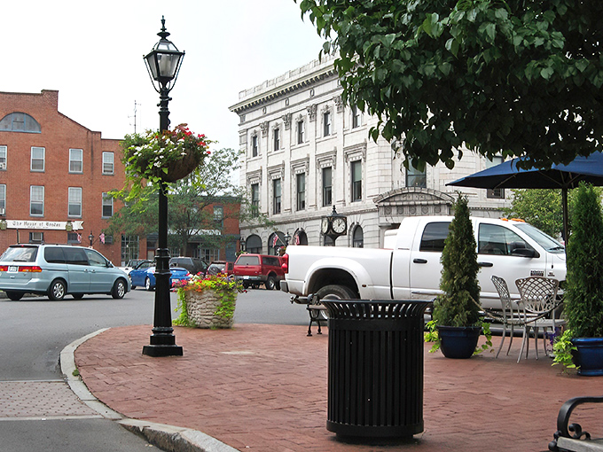 Step into a time warp! Gettysburg's main street is like a Norman Rockwell painting come to life, with a dash of stars and stripes for good measure.