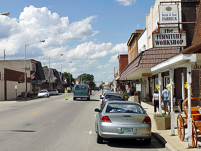 Step back in time on Arthur's main street! This charming slice of Americana is where horse-drawn buggies and smartphones coexist in perfect harmony.