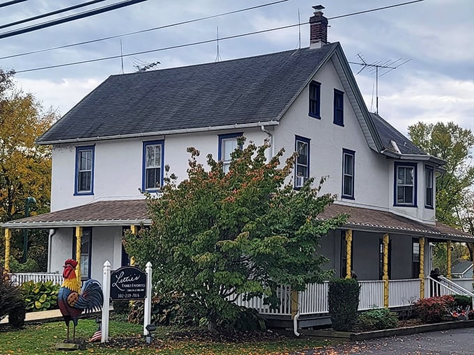 A slice of Americana with a side of comfort food! Lettie's Kitchen, housed in a charming white farmhouse, promises culinary delights that'll make you feel right at home.