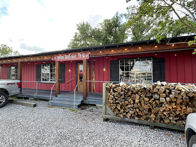 A red-hot destination for barbecue lovers! Paul's Rib Shack looks like it was plucked straight from a country music video.