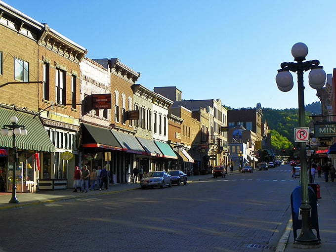 Step into a time warp where the Wild West meets modern charm. Deadwood's Main Street is like a Hollywood set come to life, minus the tumbleweeds and plus Wi-Fi.