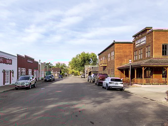 Step into Medora, where the Wild West meets Main Street! This charming town looks like it's straight out of a John Wayne flick, minus the tumbleweeds.