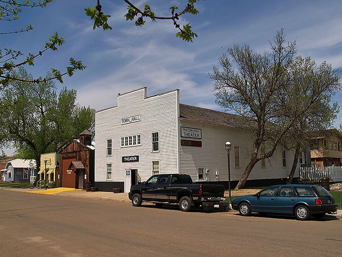 Step into Medora, where the Wild West meets Main Street! This charming town looks like it's straight out of a John Wayne flick, minus the tumbleweeds.
