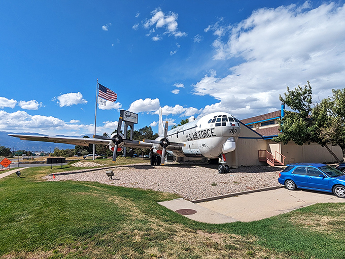 "Houston, we have a restaurant!" This retired Air Force tanker now serves up meals instead of fuel, proving that even planes can have delicious second acts.