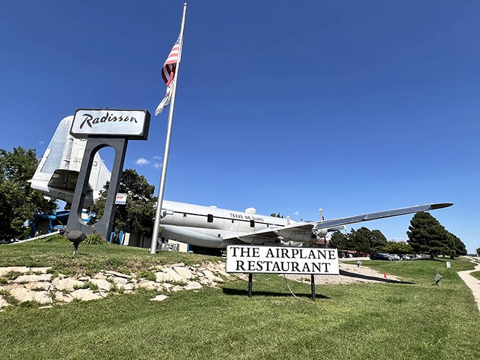 "Houston, we have a restaurant!" This retired Air Force tanker now serves up meals instead of fuel, proving that even planes can have delicious second acts.