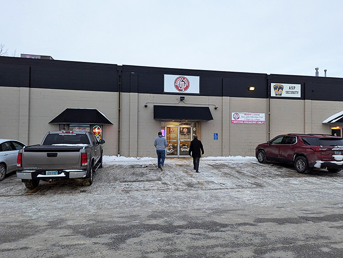 Welcome to flavor town! Deaner's Diner might not win any beauty pageants, but it's got more personality than a sitcom reunion special.