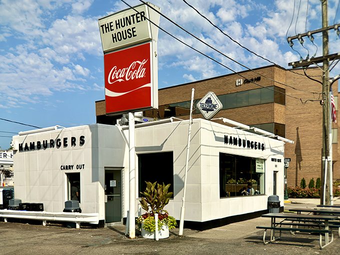 A time machine disguised as a diner! Hunter House's retro exterior promises a journey back to the golden age of burgers and shakes.