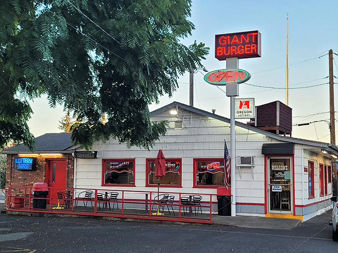 Welcome to burger paradise! Giant Burger's retro charm beckons like a siren song to hungry travelers and locals alike.