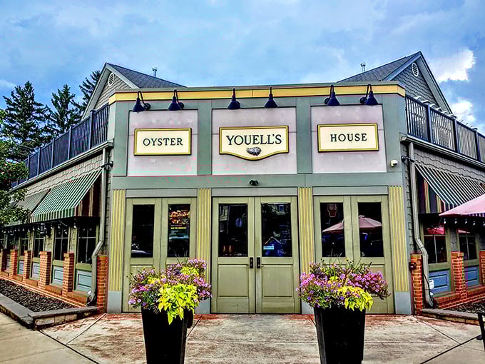 A seafood oasis in landlocked Pennsylvania? Youell's Oyster House proves that sometimes, the best catches come from the most unexpected places! 