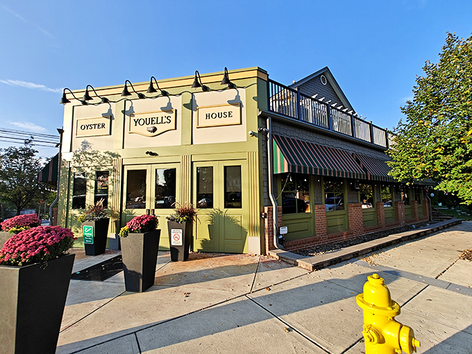 A seafood oasis in landlocked Pennsylvania? Youell's Oyster House proves that sometimes, the best catches come from the most unexpected places!