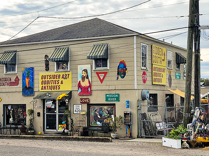 Welcome to the Twilight Zone of antiques! The Hidden South's facade is a visual appetizer that'll have your curiosity doing backflips.