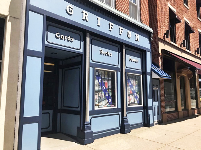 Step into a literary wonderland! Griffon Bookstore's charming facade is like a siren call to bibliophiles, promising adventures between the pages.