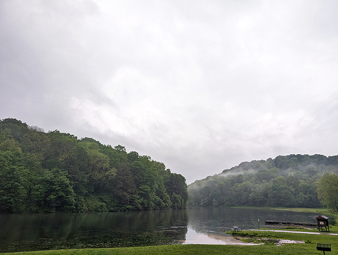 Nature's mirror: Jefferson Lake reflects the sky like a landscape painter's dream come true. Who needs Instagram filters when you've got this view?