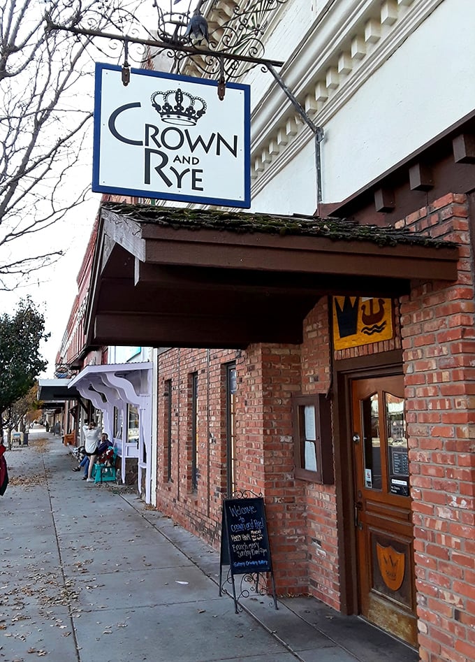 A royal welcome awaits! Crown and Rye's charming brick facade invites you to step into a Swedish-American culinary adventure right in the heart of Kansas.