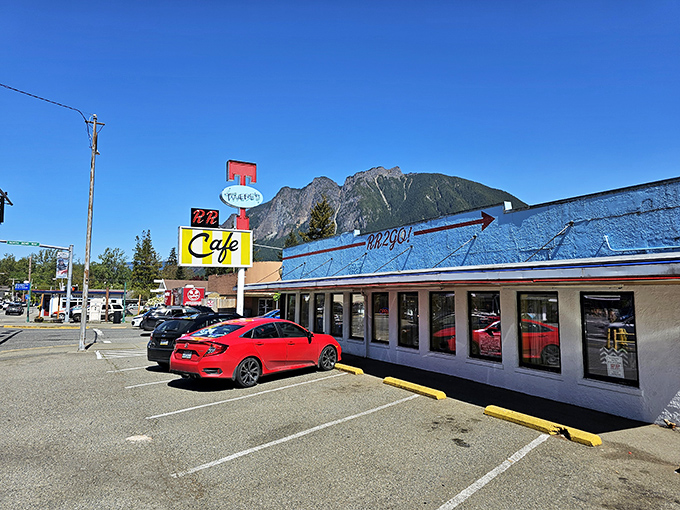 A slice of Americana with a side of mountain views! Twede's Cafe stands proud against the backdrop of North Bend's majestic peaks.