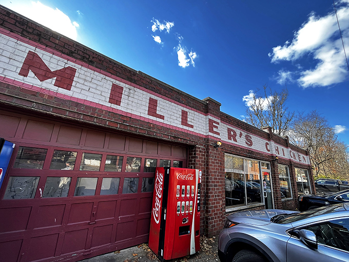 "Welcome to chicken paradise!" This unassuming brick building houses more flavor than a season of Top Chef.