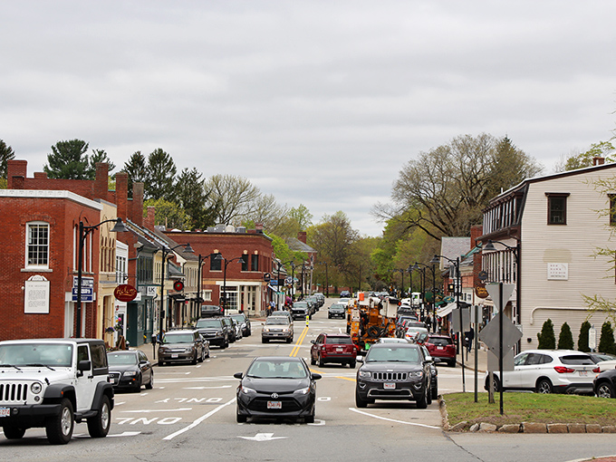 Concord's Main Street: Where history meets modernity in a charming dance. Imagine Paul Revere riding through, stopping for a latte and some Instagram-worthy shots.