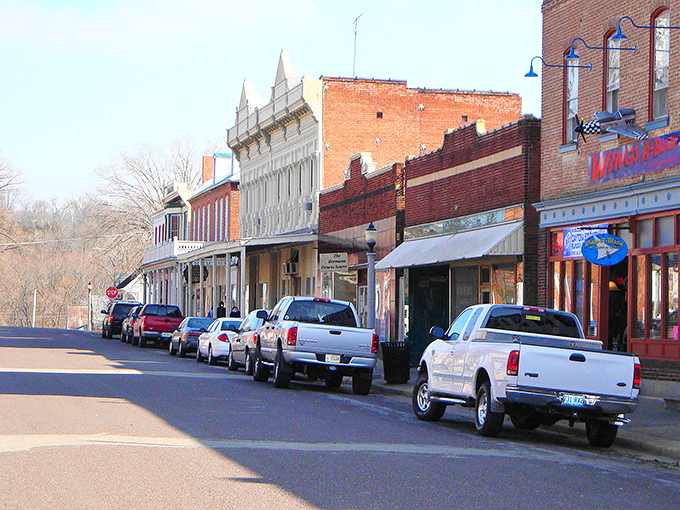 Step into a Norman Rockwell painting come to life! Hermann's historic downtown is where charm meets convenience, with a dash of German flair.