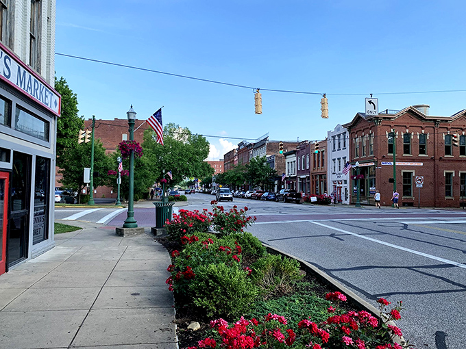 Step into a Norman Rockwell painting come to life! Marietta's charming streets, adorned with vibrant flowers and historic buildings, invite you to slow down and savor small-town America.