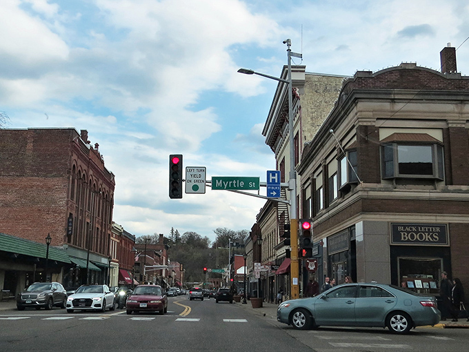 Step into a Norman Rockwell painting come to life! Stillwater's charming streetscape is where small-town America meets big-time charm.