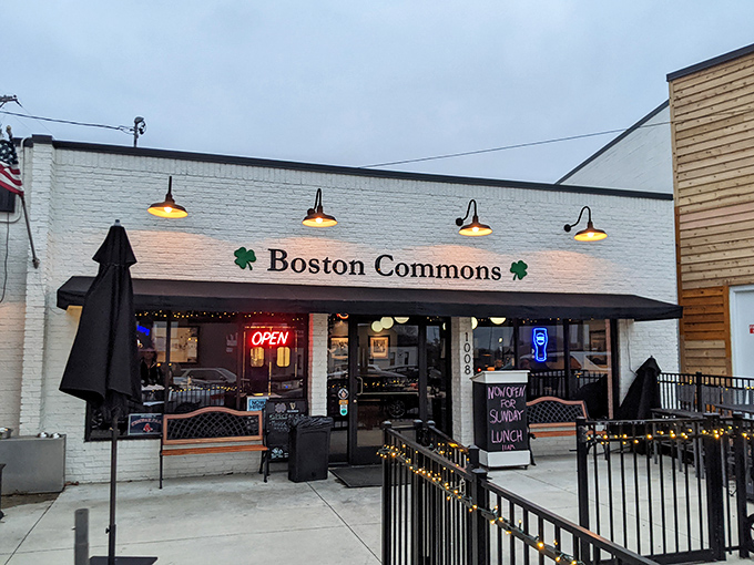 A slice of New England in Nashville? You betcha! Boston Commons' charming storefront beckons seafood lovers with its warm glow and promise of oceanic delights.