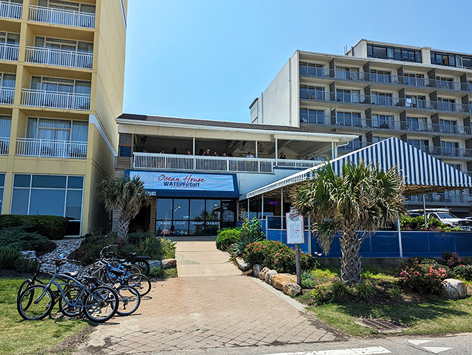 Welcome to seafood paradise! Ocean House nestles between towering hotels like a hidden treasure chest, promising oceanic delights and beachy vibes.