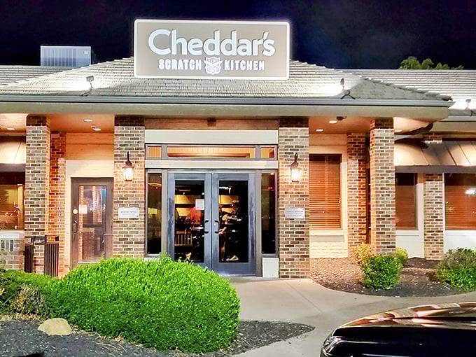 The brick facade of Cheddar's Scratch Kitchen welcomes hungry visitors with a promise of comfort food that's worth every calorie.