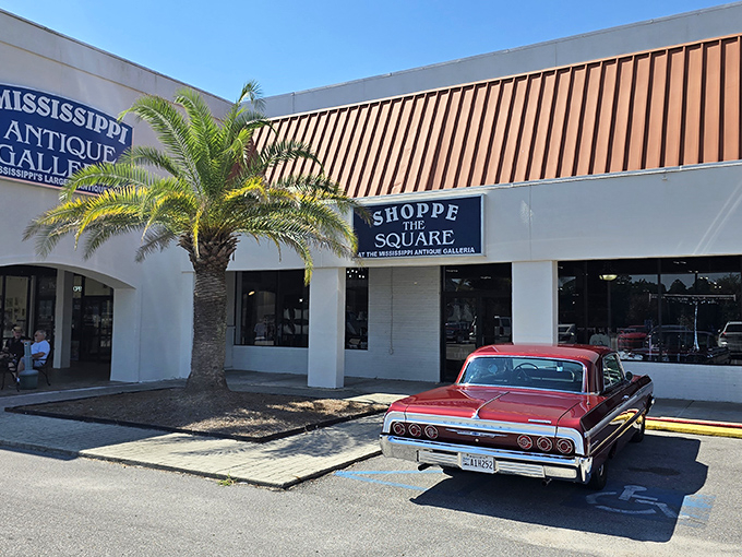 Welcome to the time machine! The Mississippi Antique Galleria's facade promises a journey through decades of treasures, all under one expansive roof.