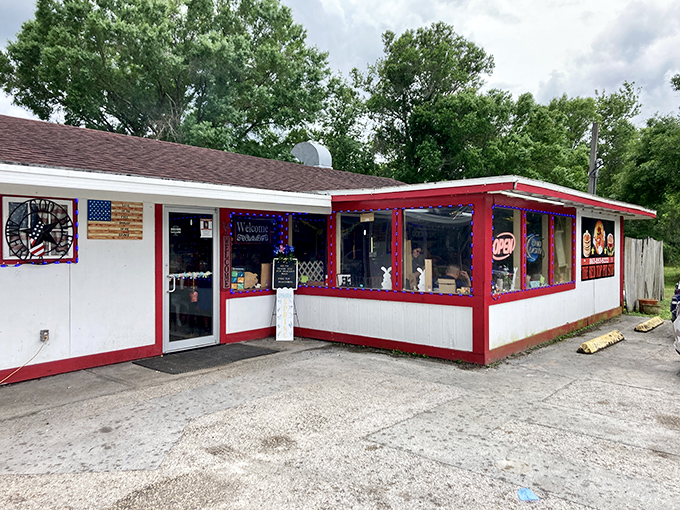 A red-roofed oasis in the Florida landscape, the Red Top Pit Stop beckons like a barbecue beacon. It's not fancy, but that's precisely why we love it.