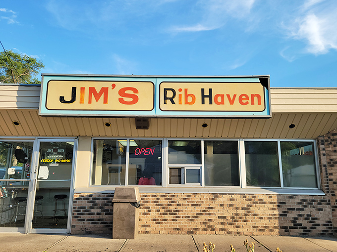 Welcome to barbecue nirvana! Jim's Rib Haven stands proud, a no-frills beacon of smoky goodness in Omaha's culinary landscape.