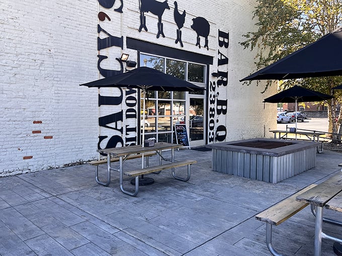 Welcome to barbecue heaven! Saucy's exterior is a carnivore's dream come true, with farm animal silhouettes promising a meaty feast inside.