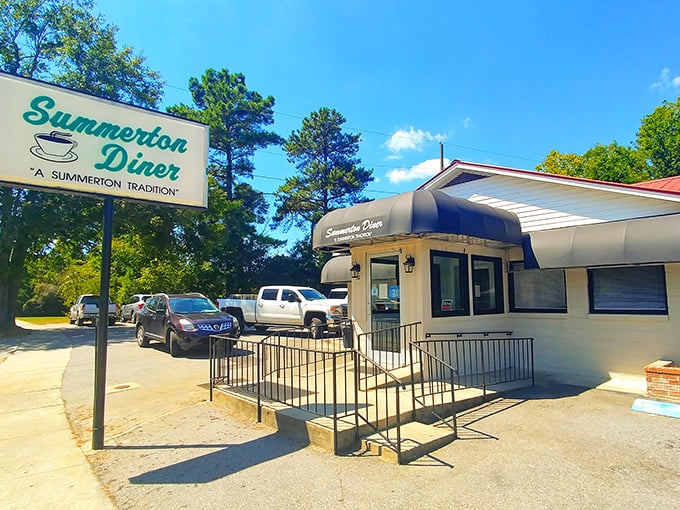 A slice of Americana served with a side of Southern charm. This unassuming diner holds the key to breakfast bliss in Summerton.